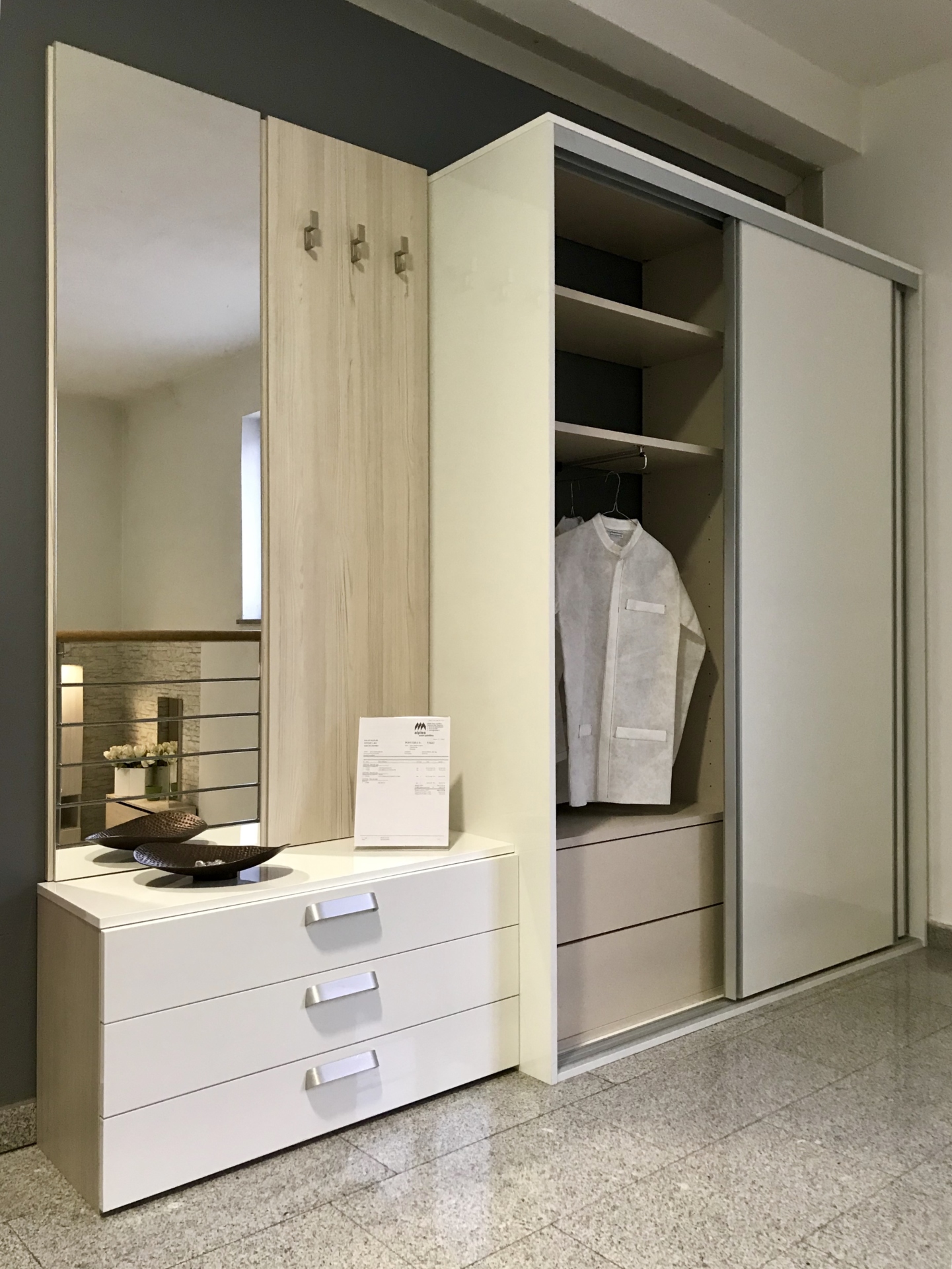 Opremljanje moderne predsobe | Alples